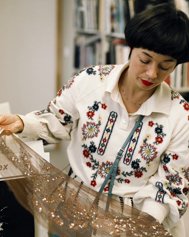 Chanel Métiers d’Art : au cœur de l’Atelier Montex avec Aska Yamashita ...