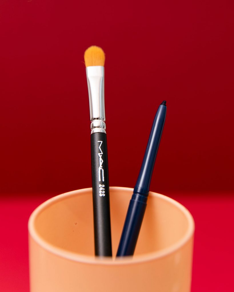 Les 7 pinceaux capitaux de Tom Sapin, make-up artist de M.A.C - Le ...
